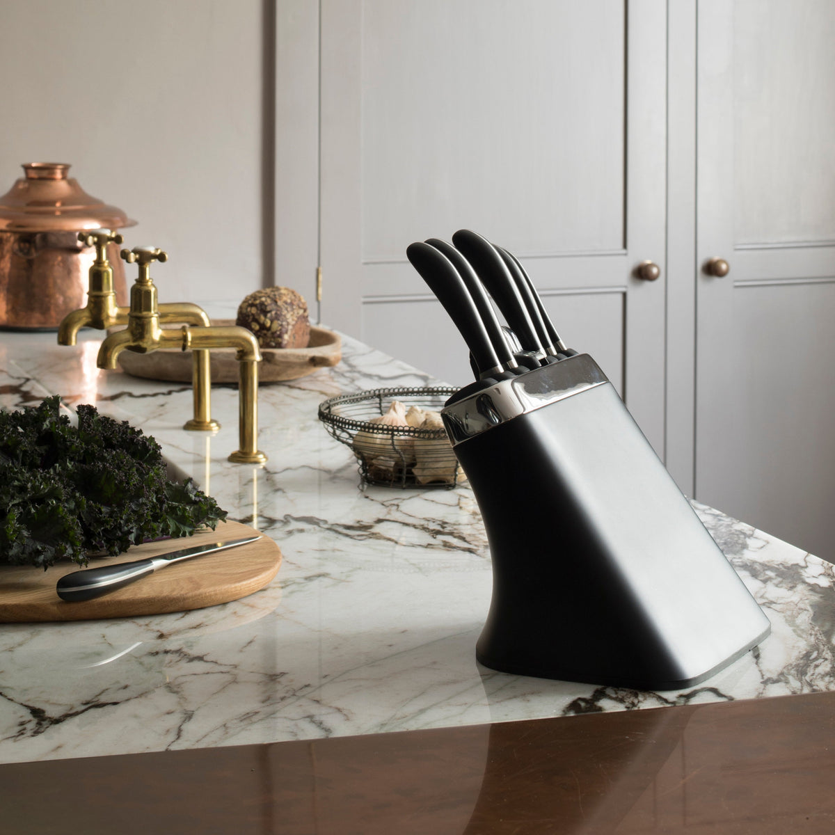 Knivblock - Förvara dina köksknivar säkert med ett knivblock – Knivexperten